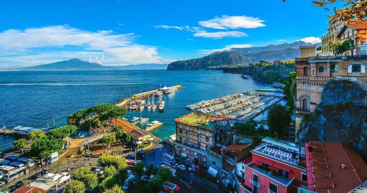 Sorrento, Positano y Amalfi, tour de día completo desde Nápoles ...