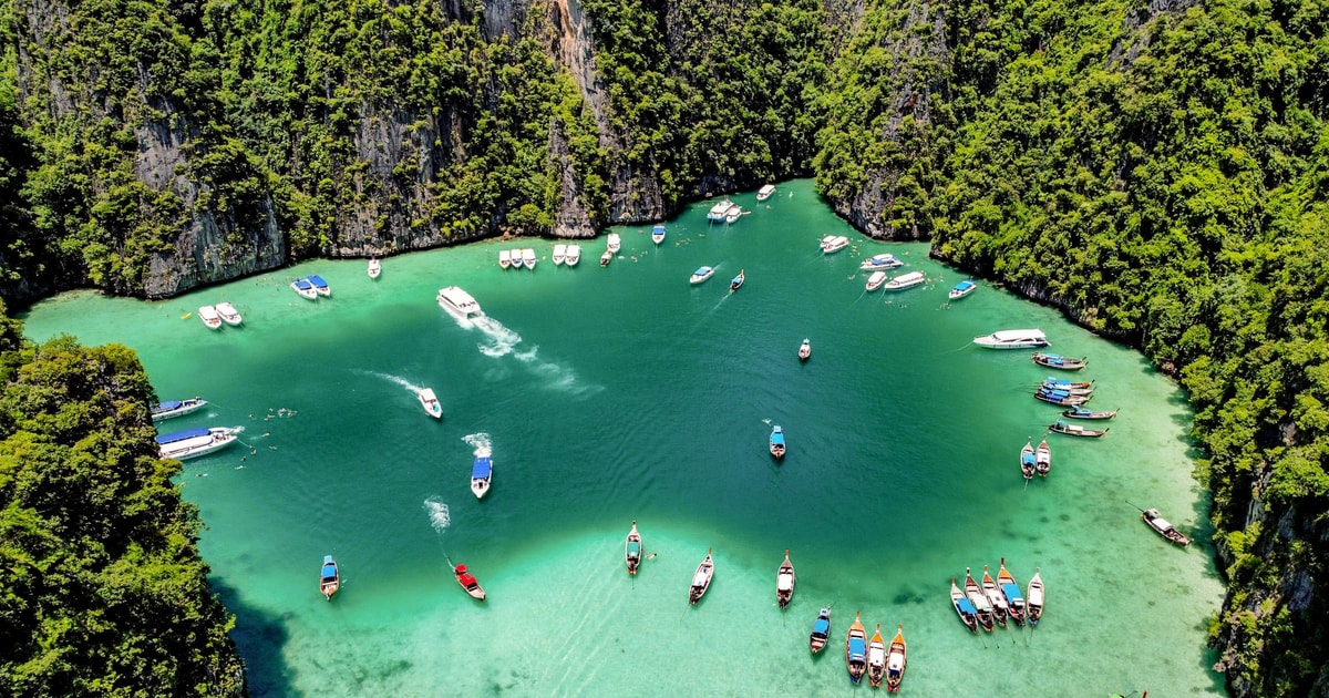 Phuket: Maya, Phi Phi ja Bambusaari buffetlounaalla. | GetYourGuide