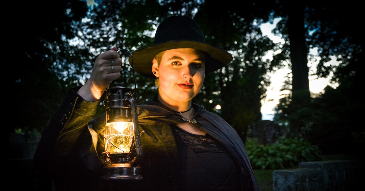 Beechwood Cemetery Evening Tour: Tales from the Mausoleum | GetYourGuide