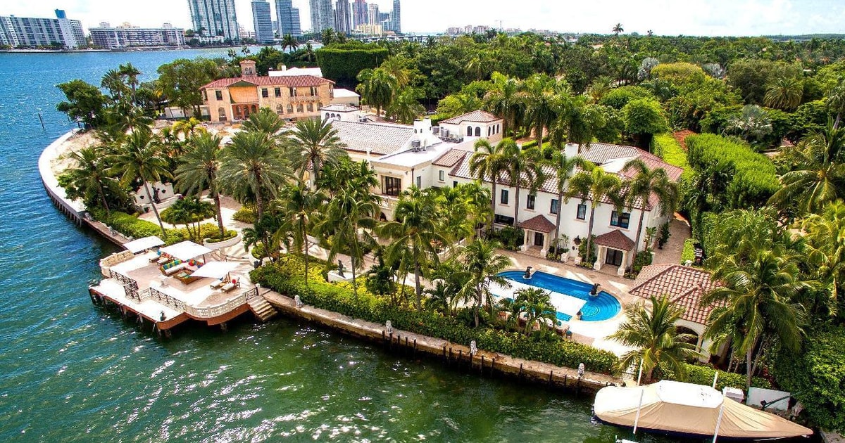 Miami: Celebrity Homes Tour en barco con guía | GetYourGuide