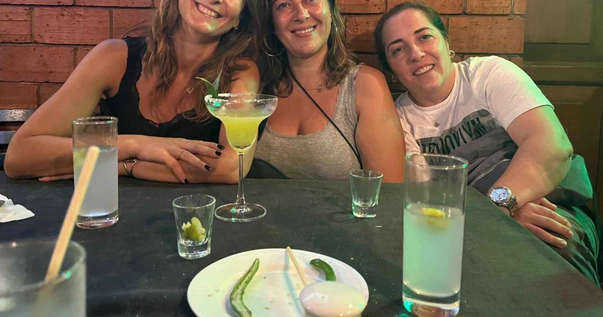 New Delhi: Private Guided Nightlife Experience with Drink | GetYourGuide