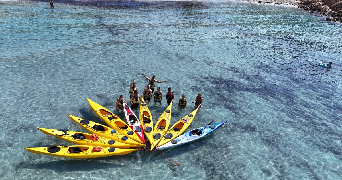 Chia: Kajak-tur til Tuerredda med snorkling og strandstop | GetYourGuide