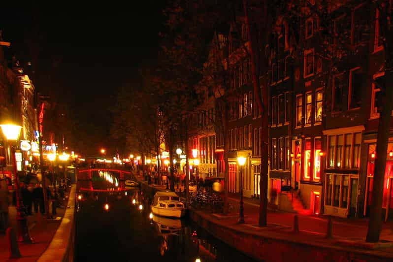 Amsterdam Red Light District & Coffee Shop Tour | GetYourGuide