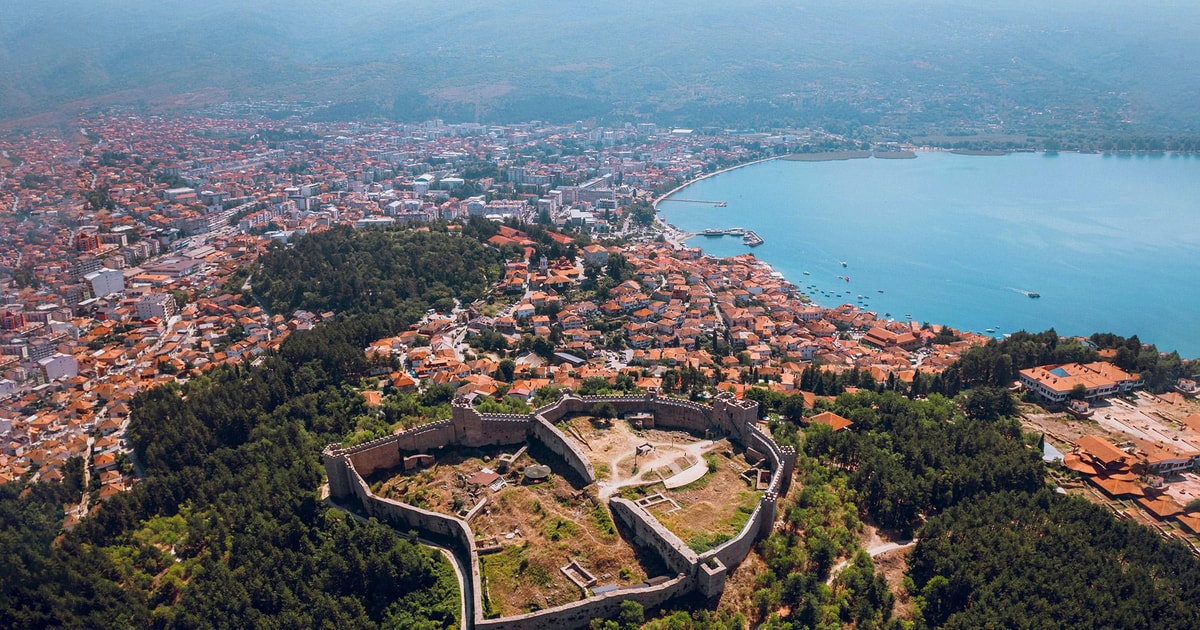 Ohrid: Tour privato guidato a piedi con una guida locale esperta ...