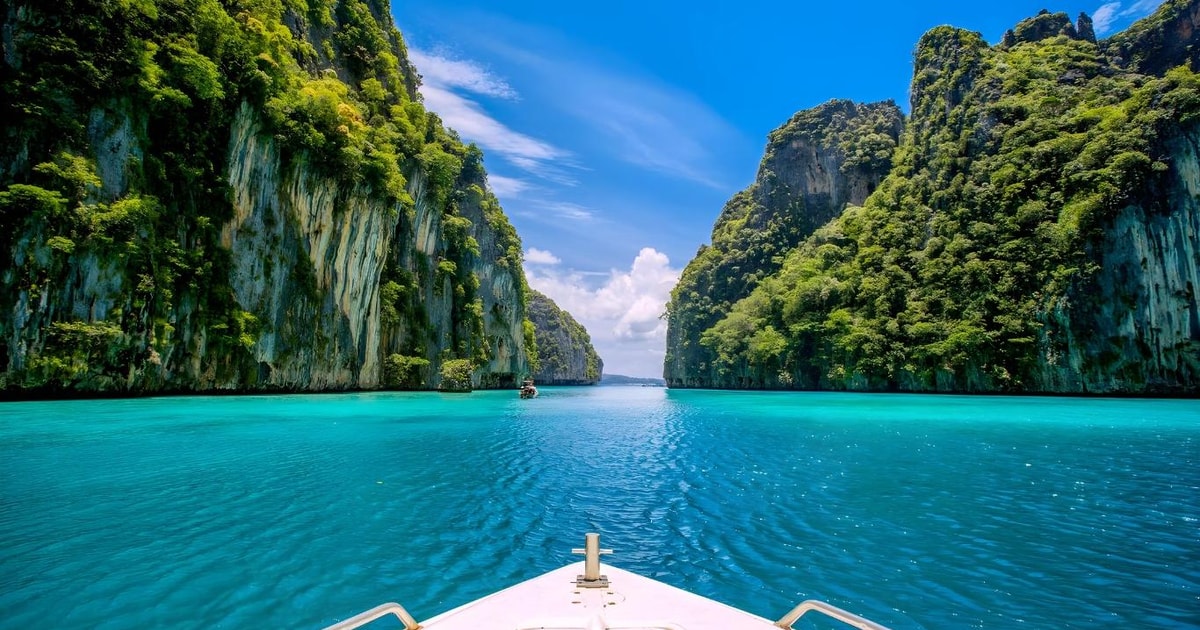 Phuket: Phi Phi a Maya Bay Celodenní výlet s obědem | GetYourGuide