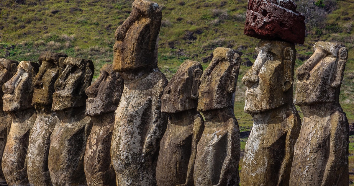 Hanga Roa: Giornata intera dedicata ai Moai e al Mistero | GetYourGuide