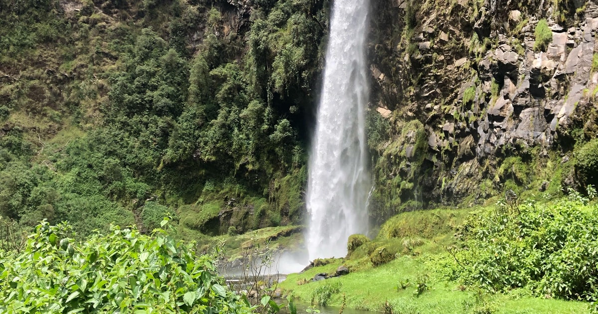 Quito: escursione alla cascata di Condor Machay e visita a un'hacienda ...