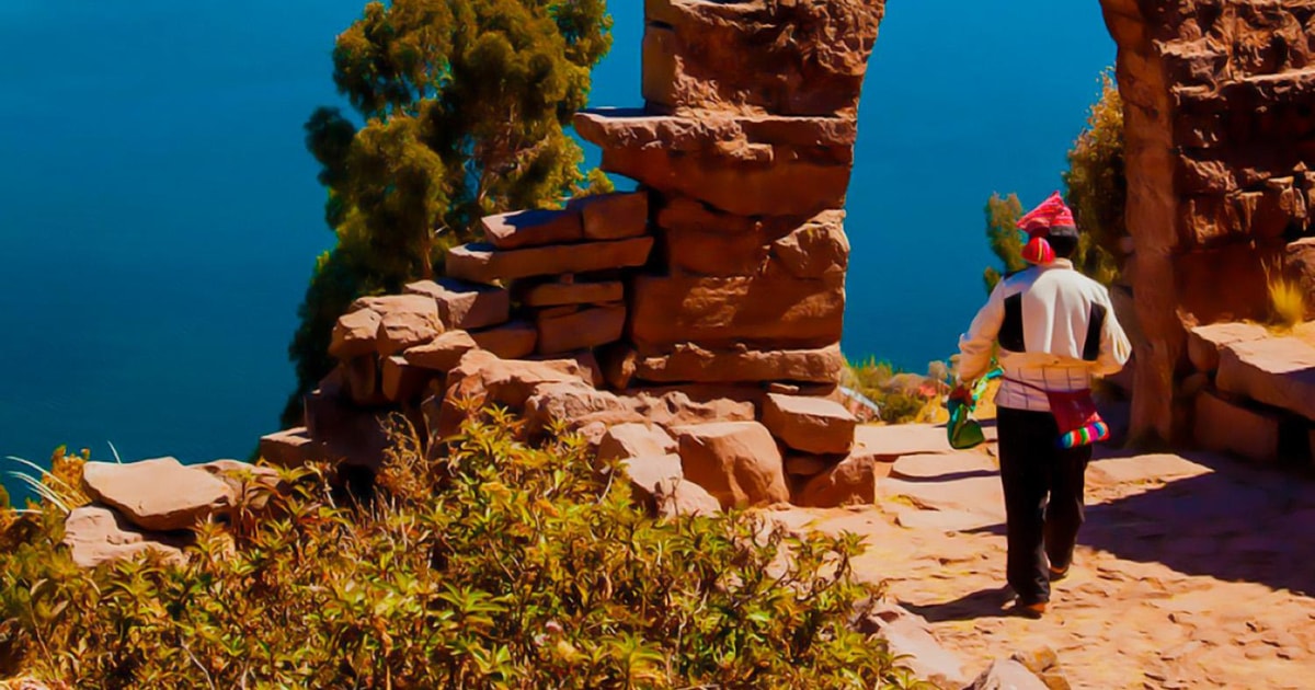 Z Puno: wycieczka łodzią do Uros i na Taquile (cały dzień) + VR ...