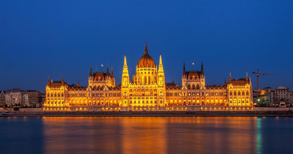 Budapest: Parliament Panorama Cruise with Törley Prosecco | GetYourGuide