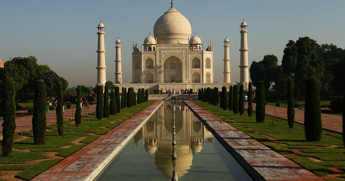 From New Delhi Airport : Day trip to Taj Mahal & Agra Fort | GetYourGuide