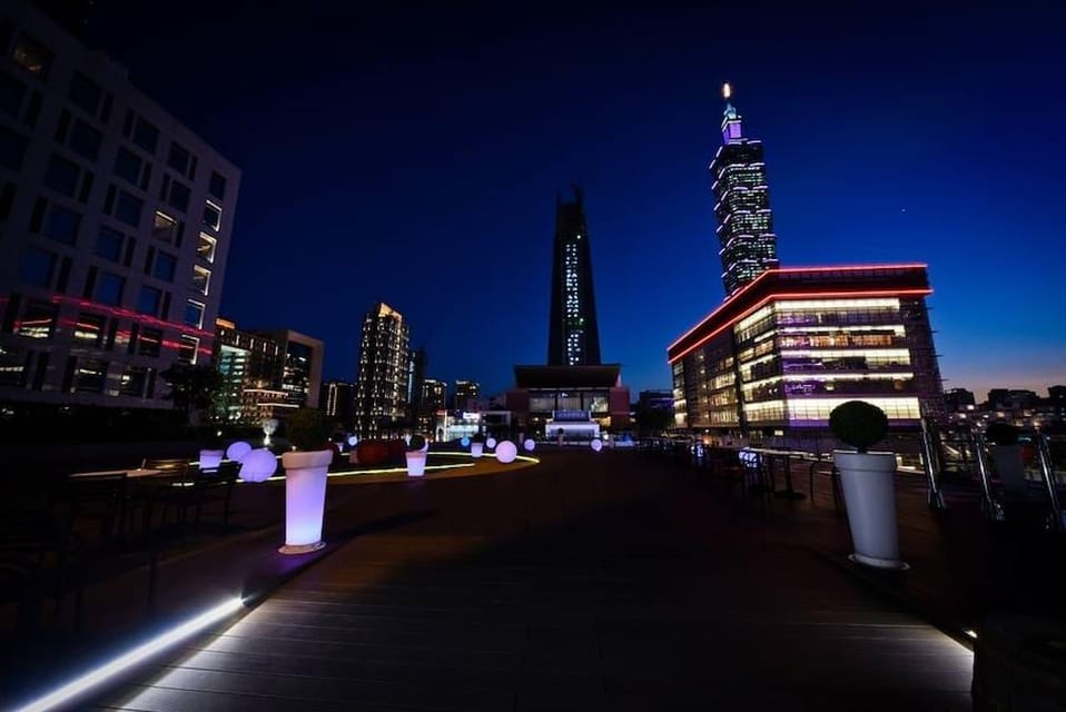 Taipei Nightlife: Taipei Pub Crawls (2 Different Routes) | GetYourGuide