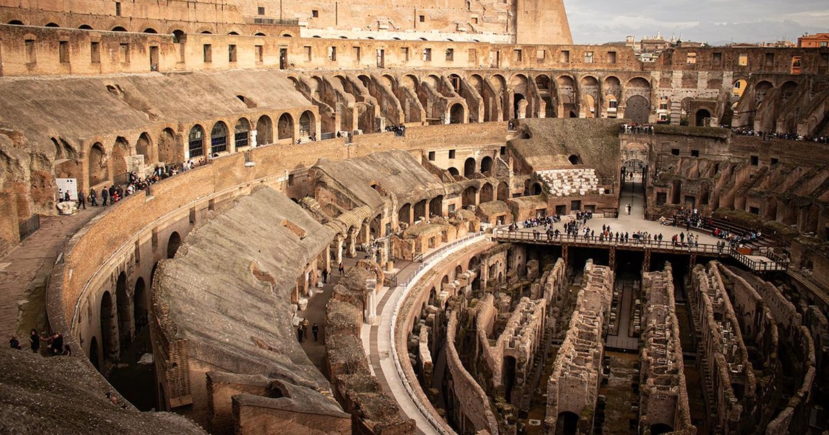 Rundvisning i Colosseum Gladiators Gate og Arena Floor | GetYourGuide