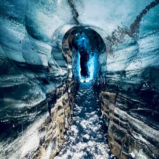 Van Vik: Katla ijsgrot rondleiding in kleine groep | GetYourGuide