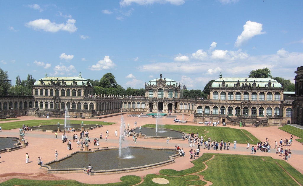 Tour di un giorno a Dresda con visita allo Zwinger da Praga | GetYourGuide