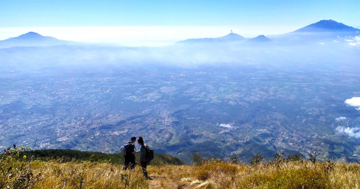 Von Yogyakarta aus: Mount Sumbing Tageswanderung über Nepal Van Java ...
