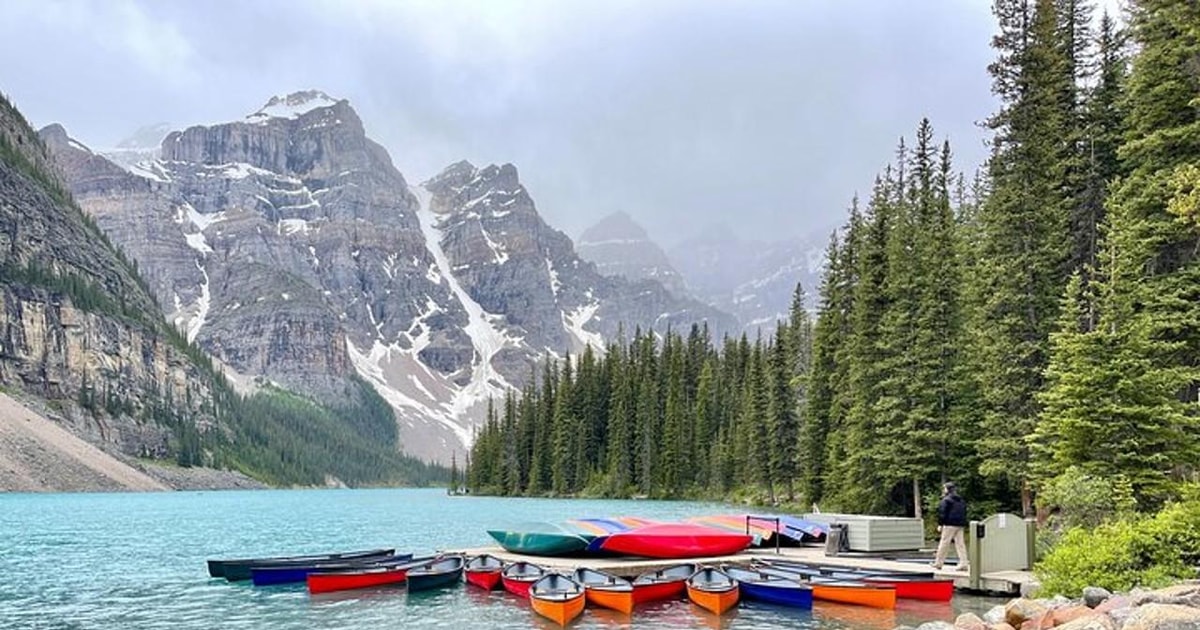 Calgary/Banff: Lake Louise, Moraine & Emerald Shared Shuttle | GetYourGuide