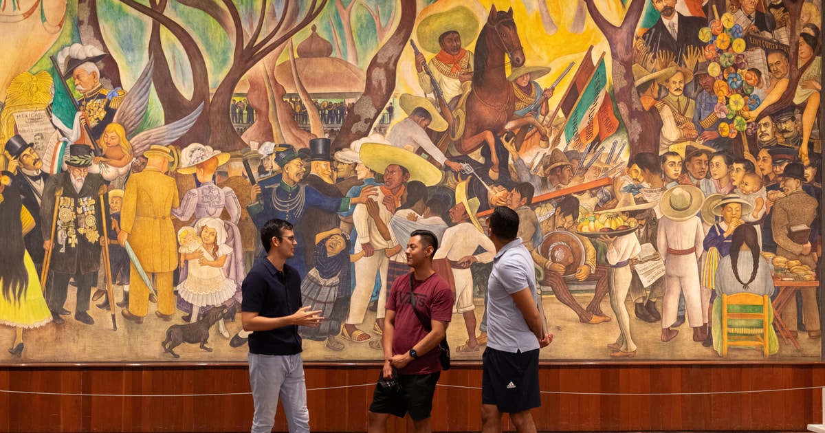 Mexican muralism with a true Art lover | GetYourGuide
