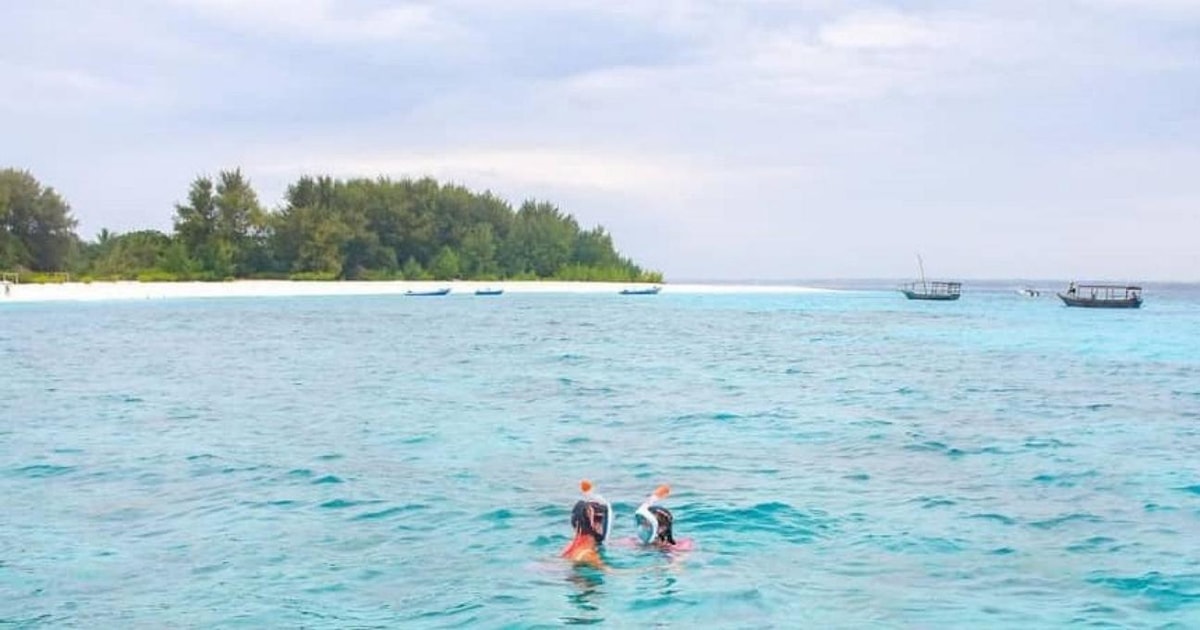 Haz snorkel en la Laguna Azul, visita la Roca para ayudar al pueblo de ...
