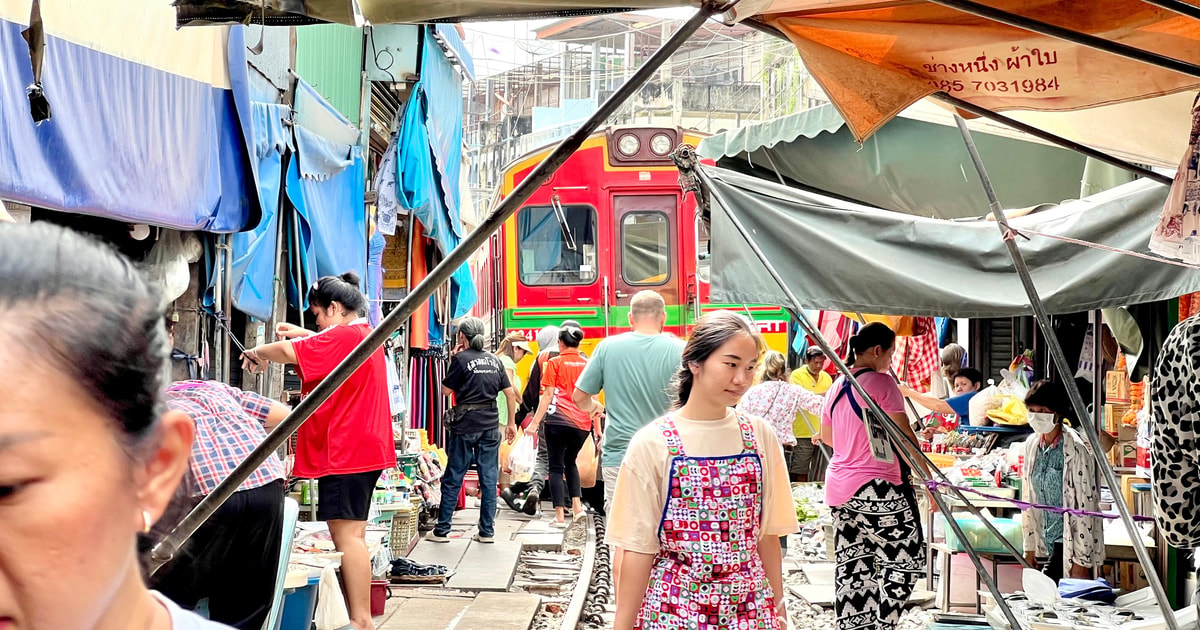 Bangkok: Private Railway & Floating Market with Paddle Boat | GetYourGuide