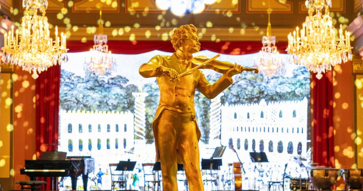 Vienna: Strauss Classical Concert with Soprano & Light Show | GetYourGuide