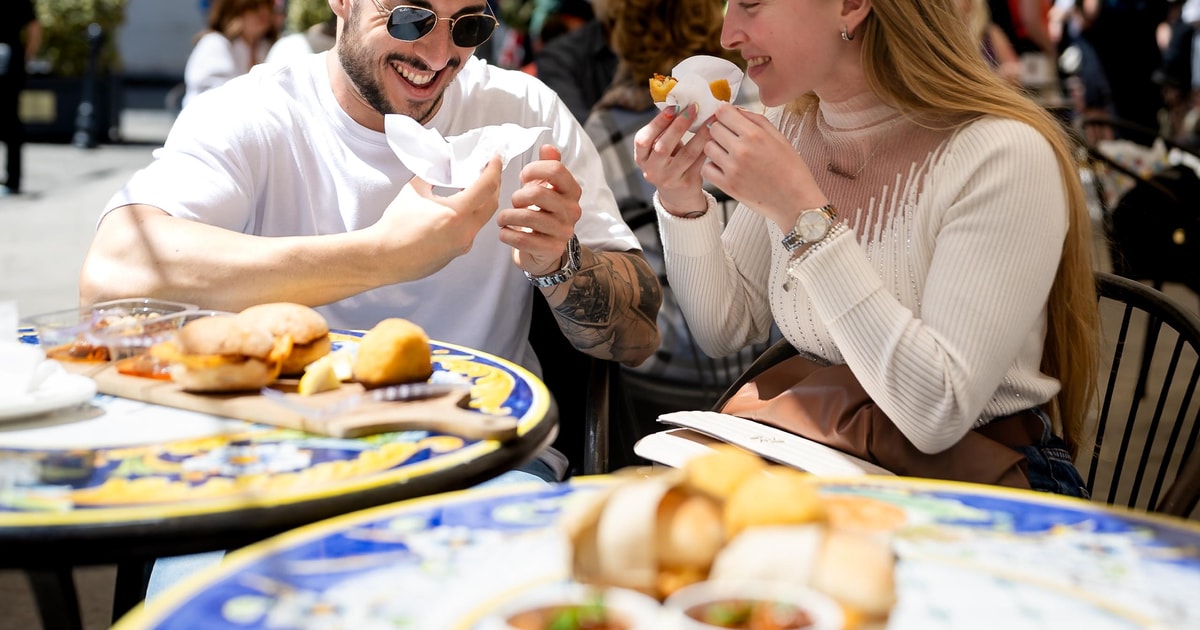 Cefalù: Street Food-tur med smaksprøver | GetYourGuide