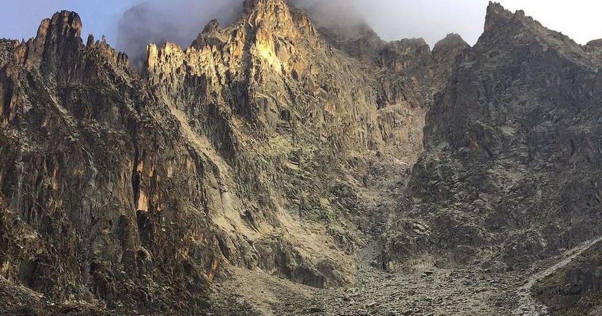 Nairobi: Trekking di 5 giorni sul Monte Kenya con pasti e guida ...
