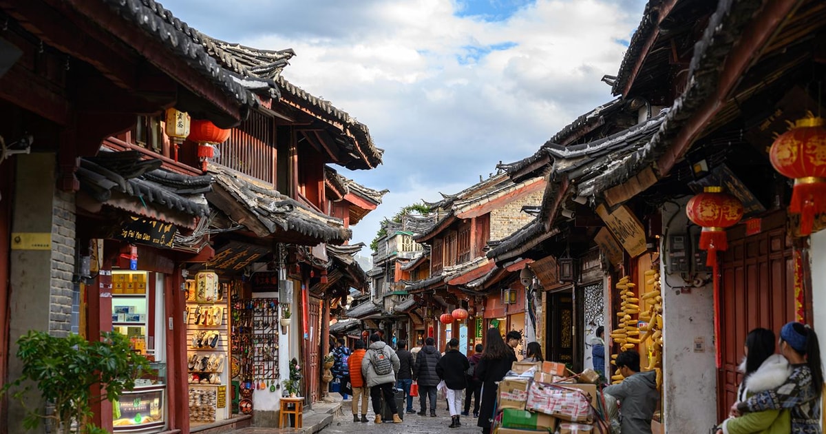 Flexible Lijiang City Highlights Private Day Tour with Lunch | GetYourGuide