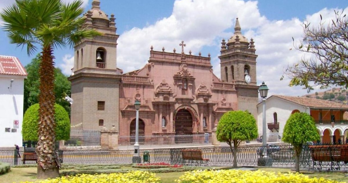 Ayacucho: Templos Coloniales | Retablos y Arquitectura | | GetYourGuide