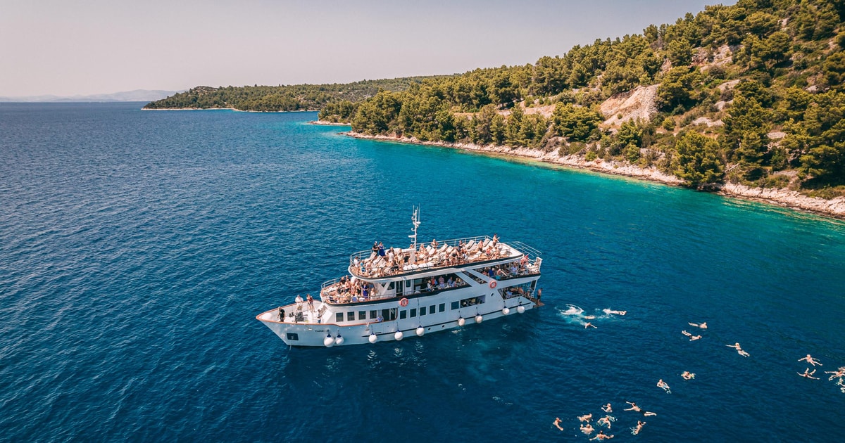 Split: Blaue Lagune, Borkko Beach & Šolta mit Essen & Getränken ...