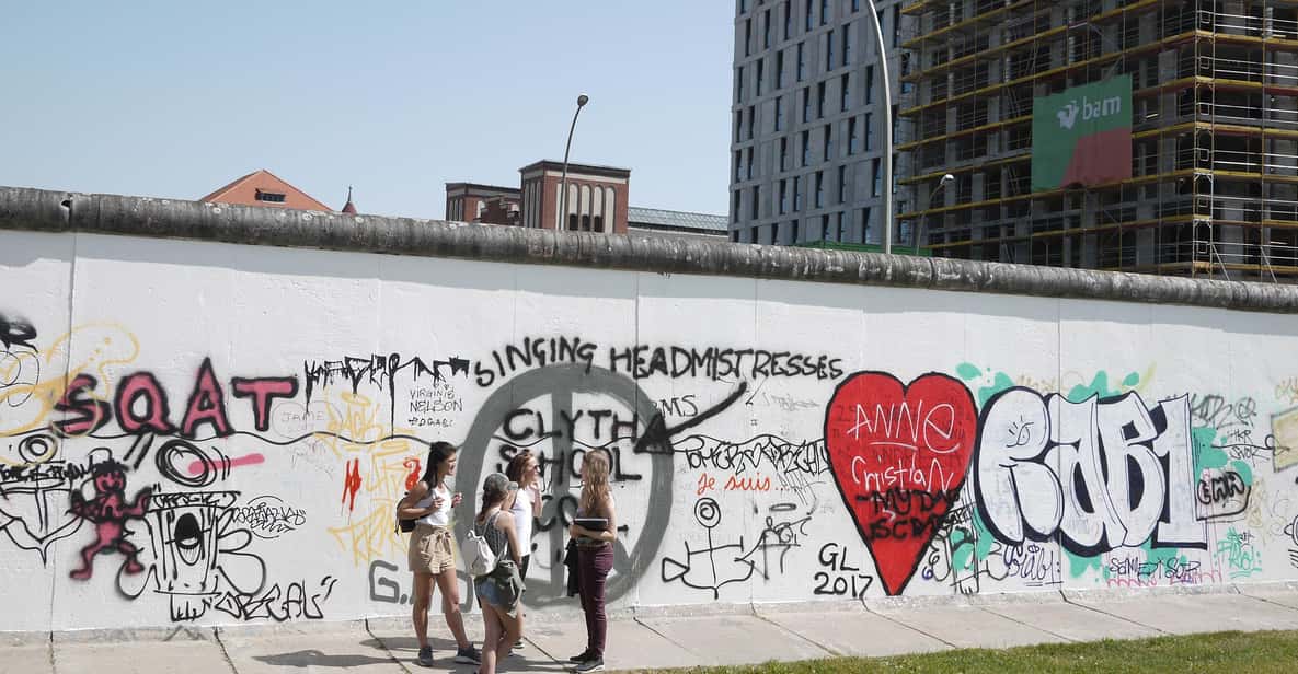 Berlin: Geschichte und alternative Wege mit lokalem Guide | GetYourGuide