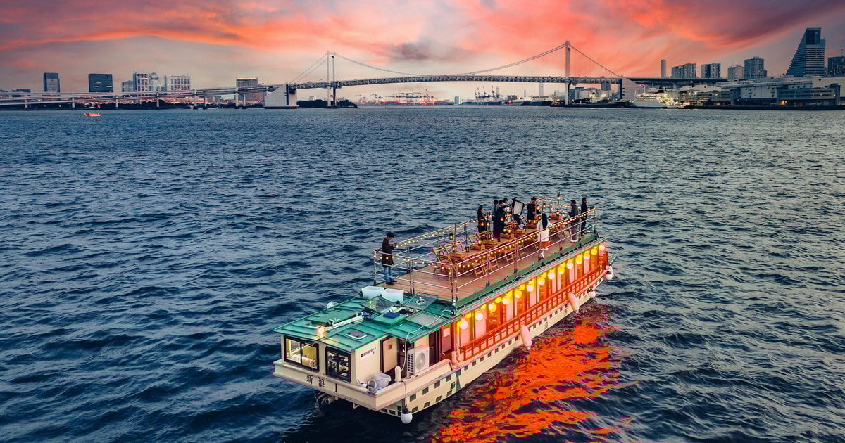 Tokyo Dinner Cruise & Tradition Show & Drinks & Tokyo Tower | GetYourGuide