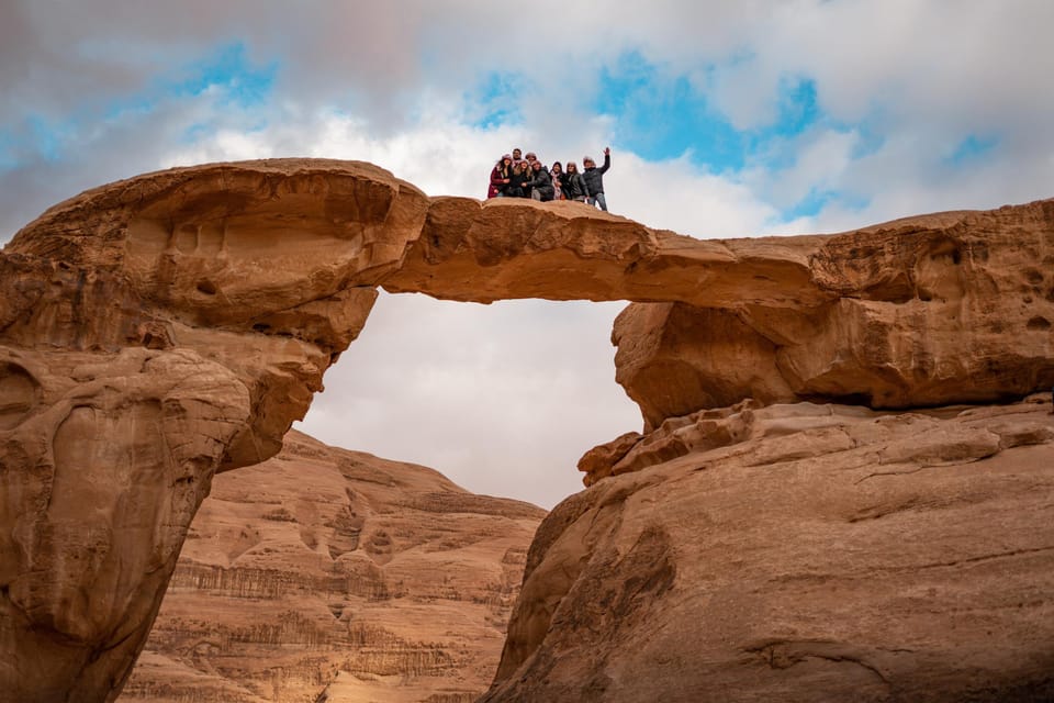 Wadi rum: 4h Desert jeep tours Highlight | GetYourGuide