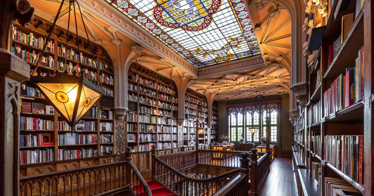 Porto: Ticket für die Livraria Lello & Option Lello-Stiftung | GetYourGuide