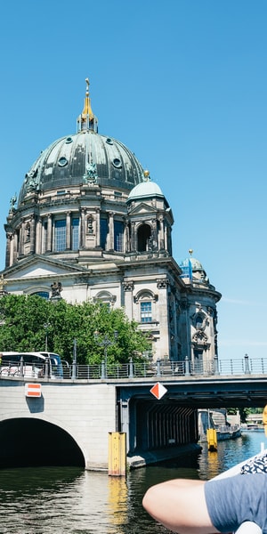 Berlin: 1-Hour City Tour by Boat with Guaranteed Seating | GetYourGuide