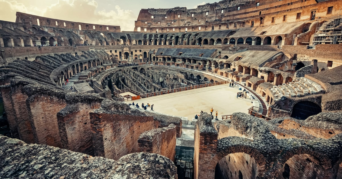 Rom: Colosseum Arenagolv och antika Rom Guidad tur | GetYourGuide