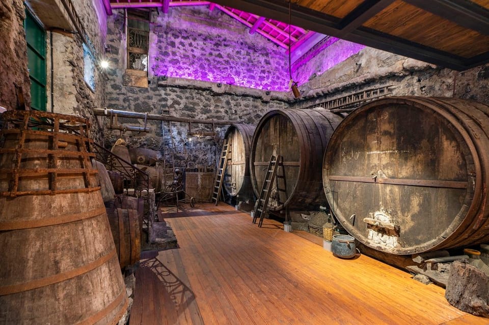 Acireale:Passegiata Barocca e degustazione vini alla Batia | GetYourGuide