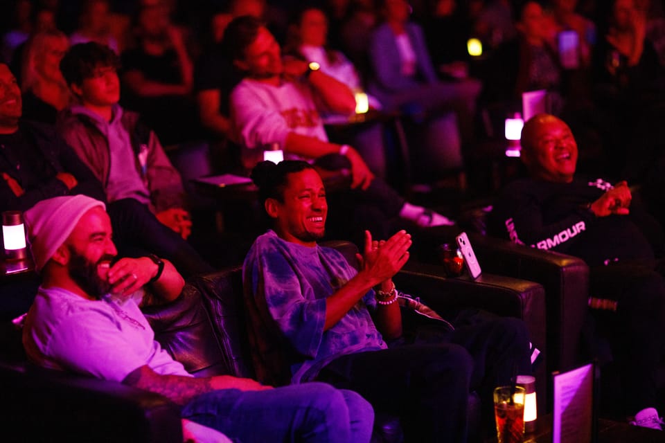 Amsterdam: 'Boom Chicago' Engelse improvisatiecomedyshow | GetYourGuide