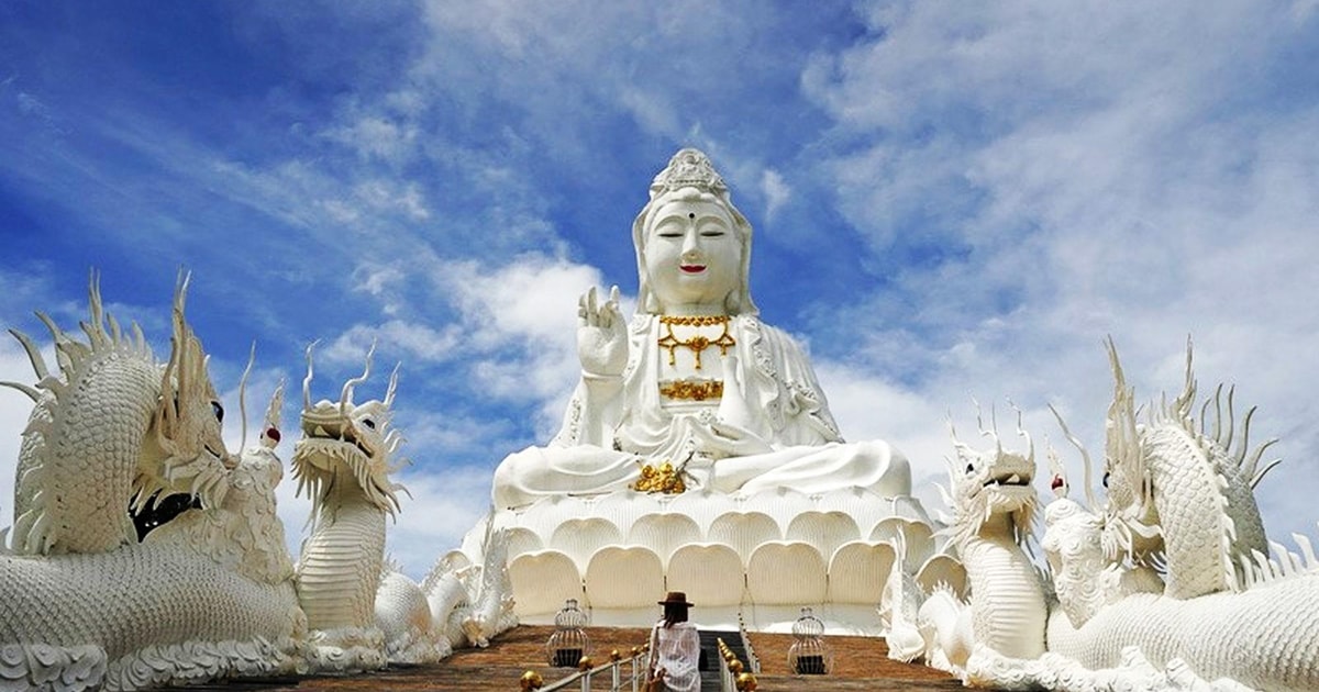 Chiang Rai: Explore 3 Highlight Temples (White, Blue, Red) | GetYourGuide