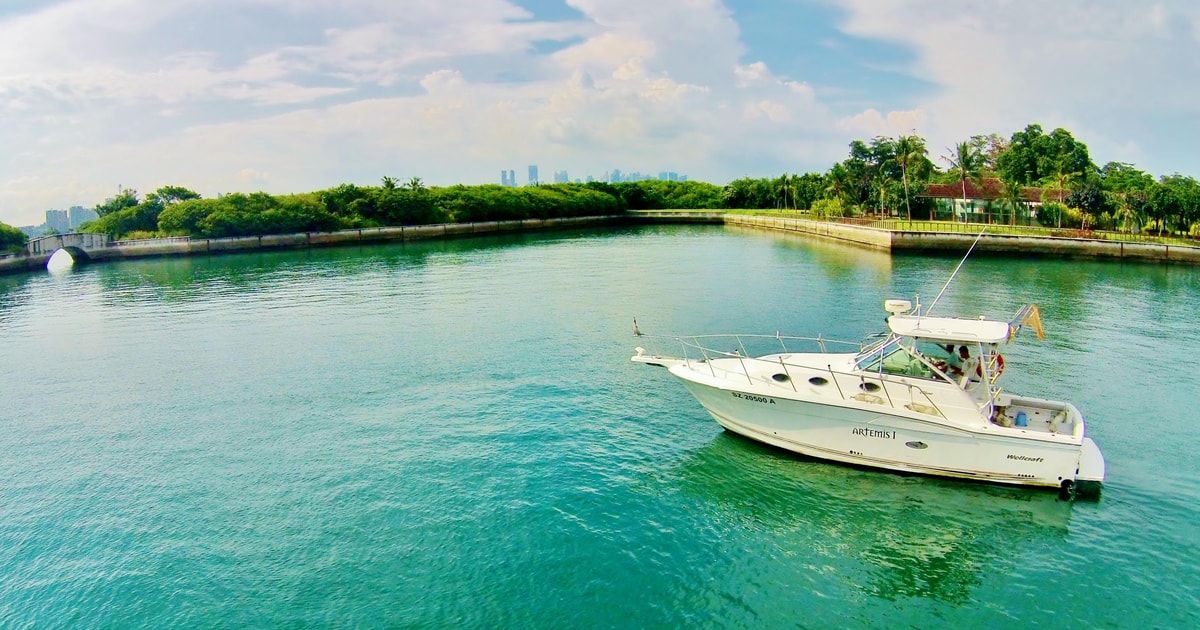 Aluguel de iate particular de 34 pés para a Ilha Lazarus | GetYourGuide