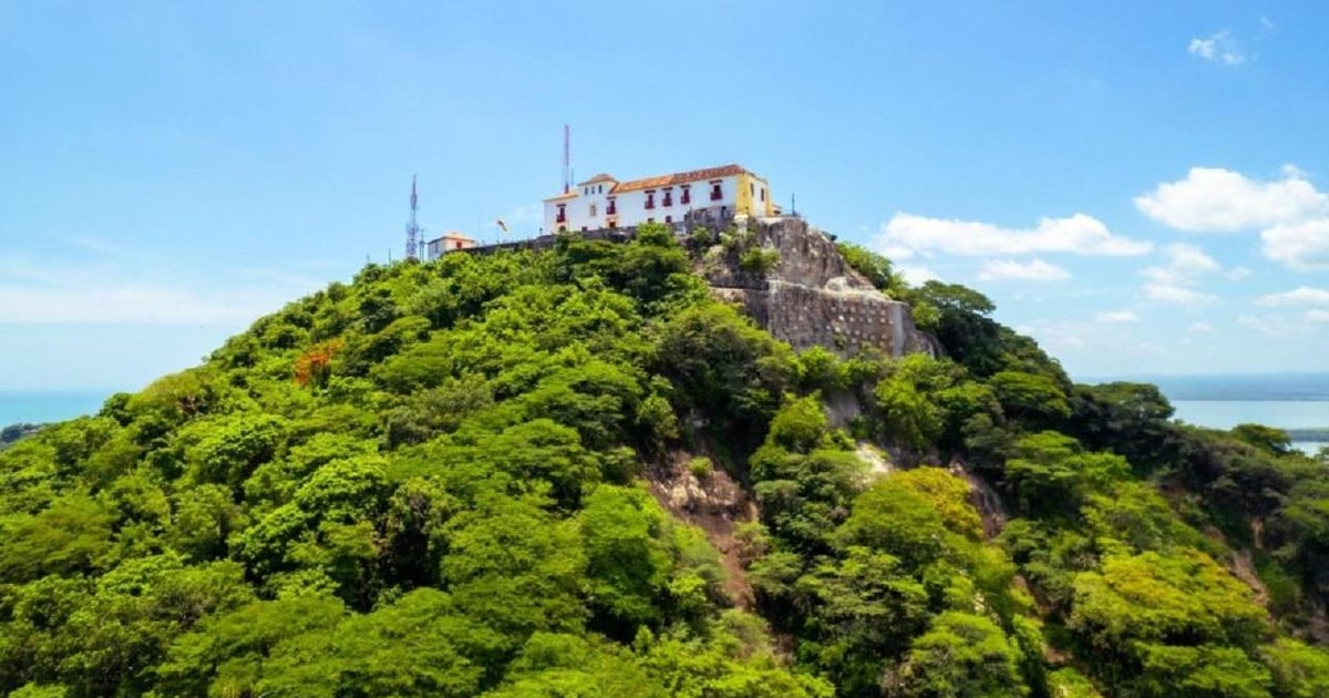 Cartagena: Bay castles Tour,Oldcity, Popa, San Felipe castle | GetYourGuide