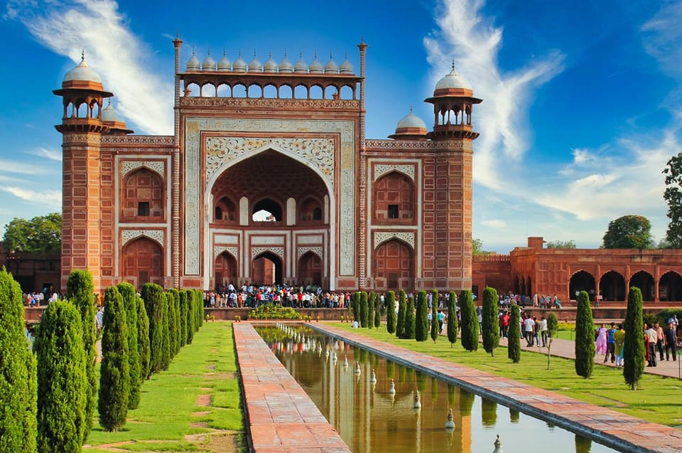 Agra: Tour de la ciudad privado de día completo con guía y taxi ...
