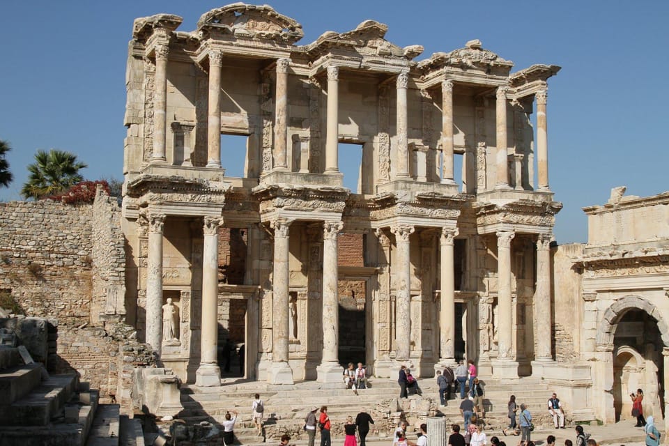 Efes: Meryem Ana Evi ve Büyük Tiyatro Turları | GetYourGuide