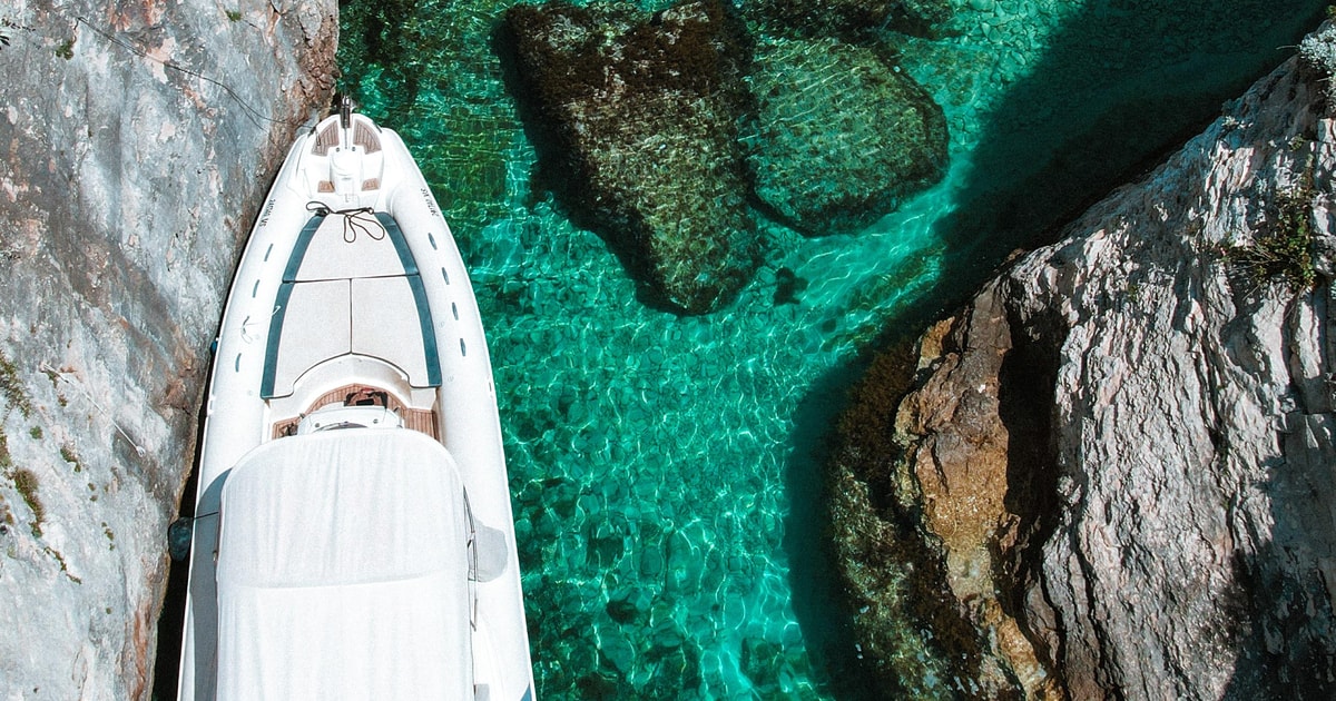 Ab Vis: Inselhopping-Kreuzfahrt mit Strand- und Höhlenstopps | GetYourGuide
