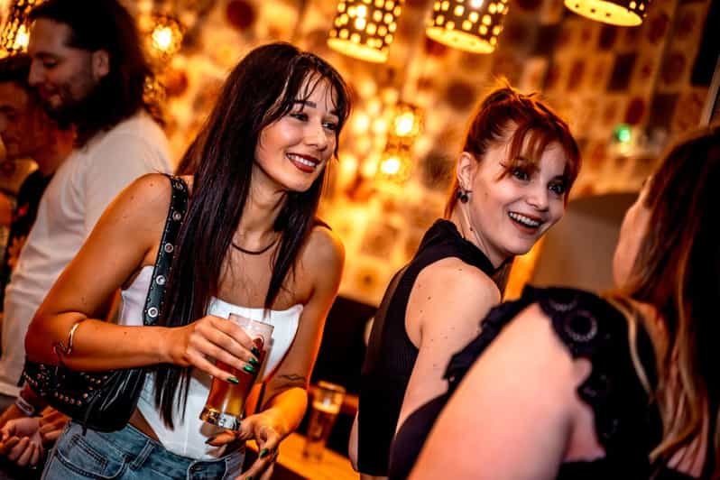 Amsterdam: Original Pub Crawl Party with VIP Entrance | GetYourGuide