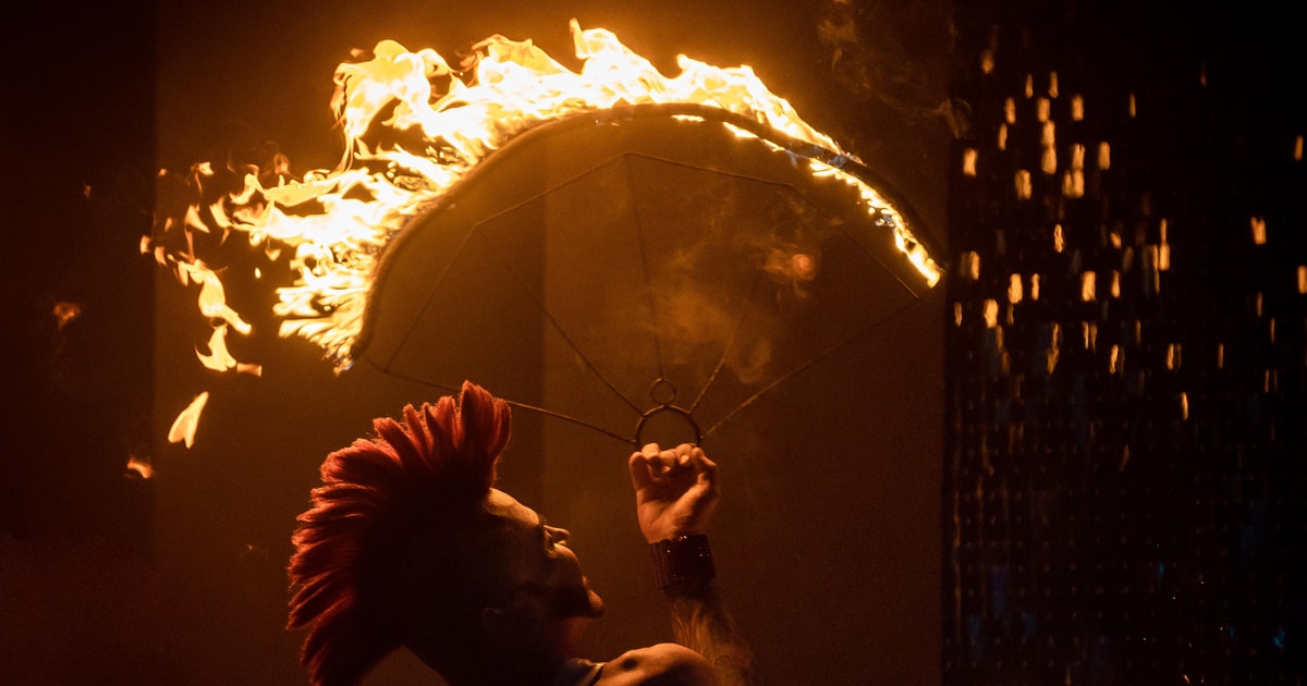 Brighton: Cabaret Carousel Show Ticket | GetYourGuide