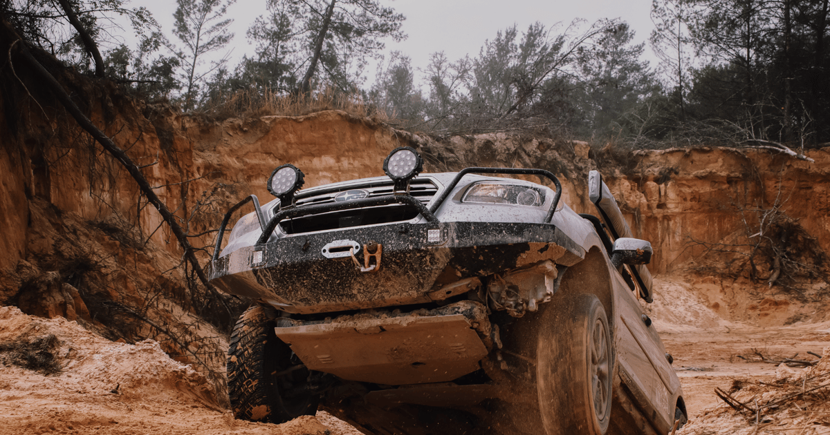 De Barcelona: Curso off-road 4X4, almoço e vinícola Penedes | GetYourGuide