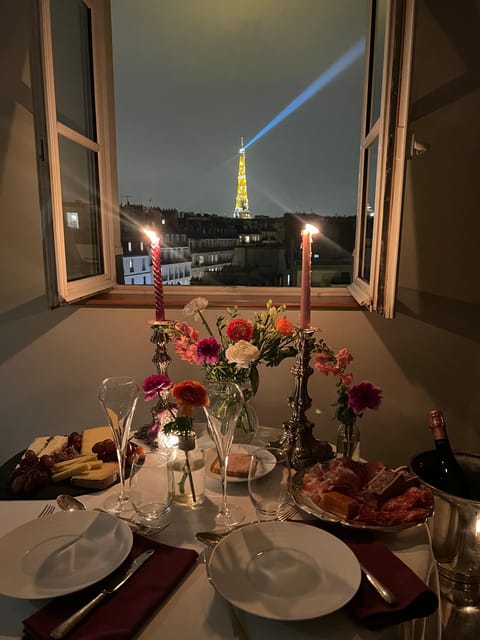 Paris : Private romantic dinner with an Eiffel tower view | GetYourGuide