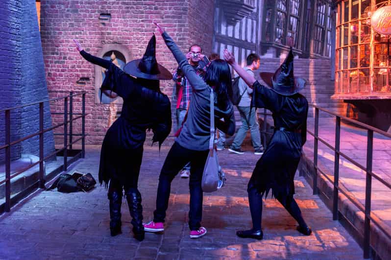 London: Harry Potter Warner Brothers Studio Tour & Transfers | GetYourGuide