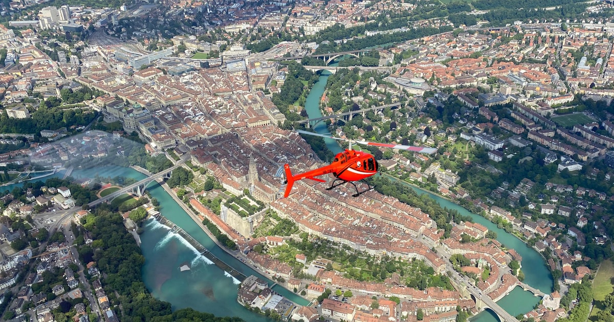 Berna: Excursión exclusiva en helicóptero para 4 personas sobre la ...