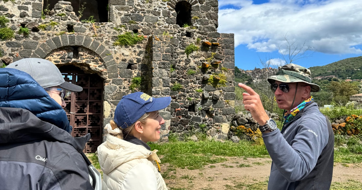 Catania: Etna 3000m og Alcantara Gorges Trek med afhentning | GetYourGuide